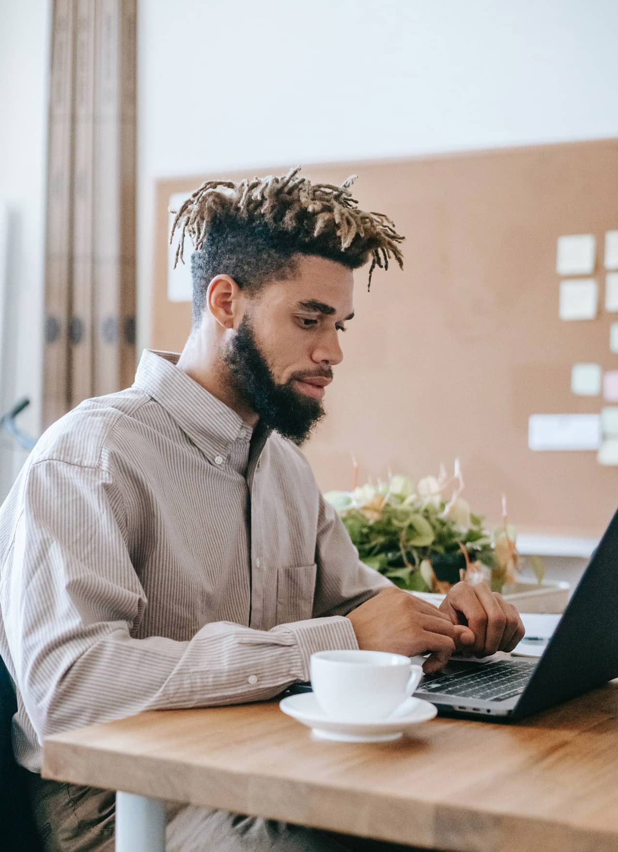 Teste WPM gratuito: teste de digitação e teste de velocidade de leitura